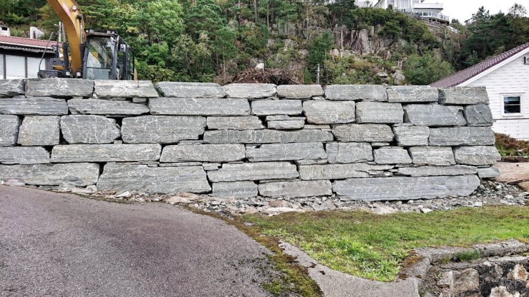 Natursteinmur – Rune Nordahl Entreprenørforretning AS